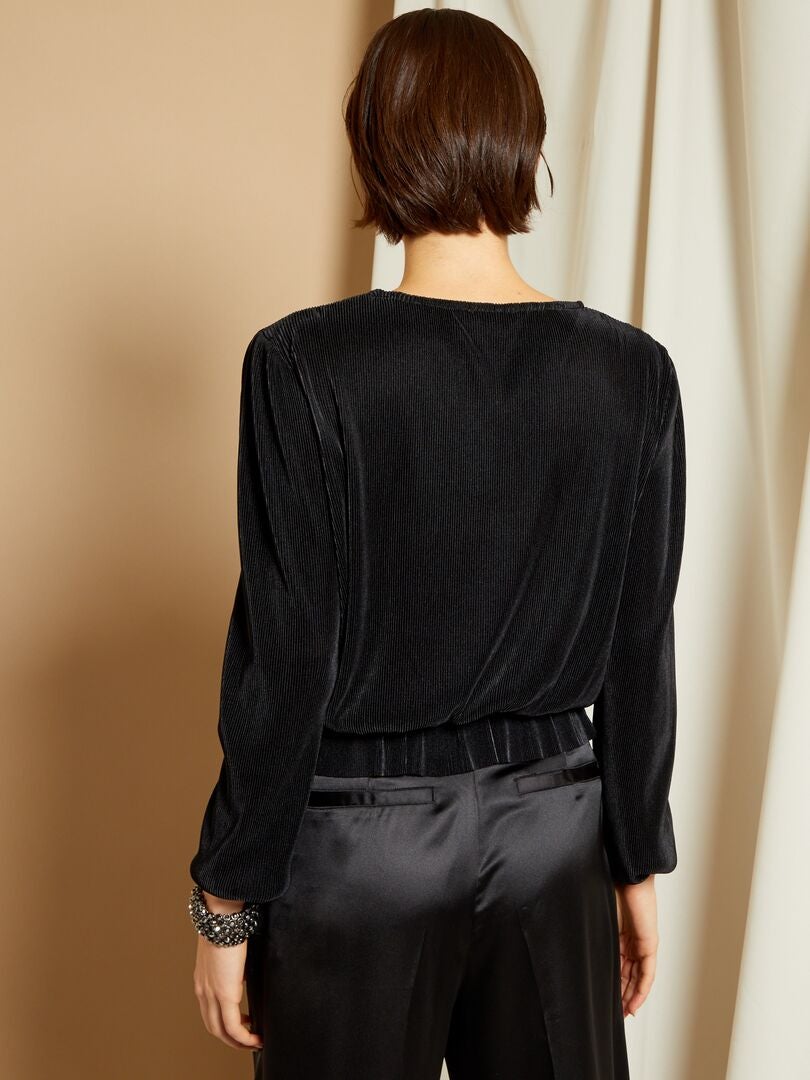Blouse met plooien en overslag - zwart - Kiabi - 18.00€