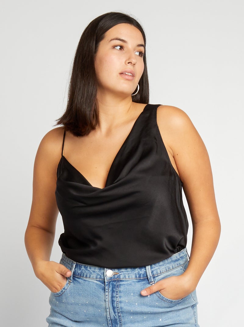 Débardeur satiné - noir - Kiabi - 22.00€ Débardeur satiné - noir - Kiabi - 22.00€