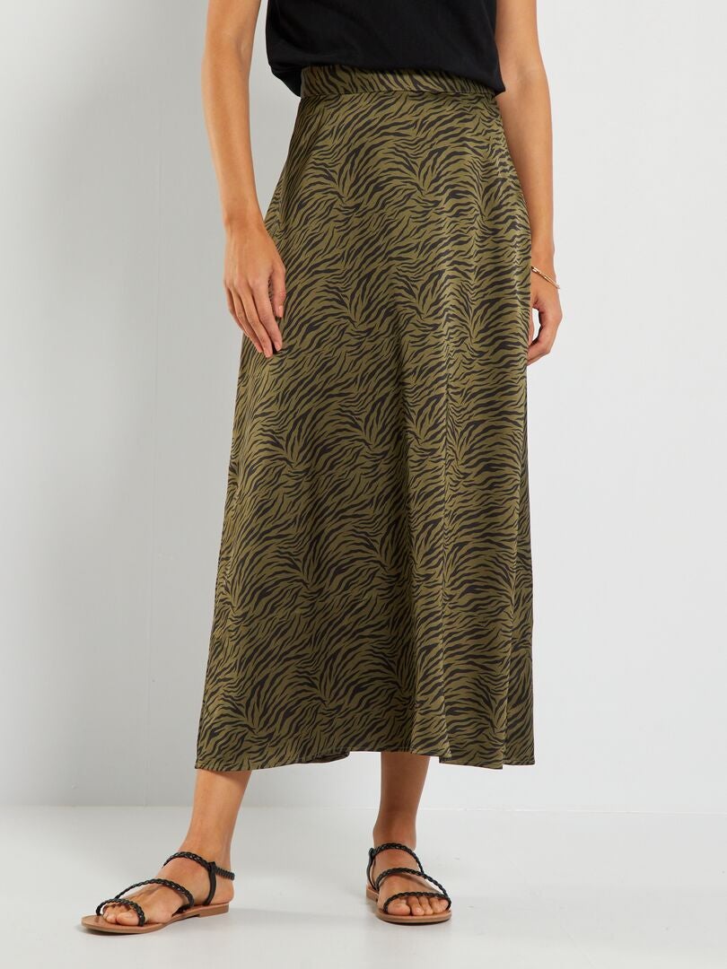 Jupe longue en satin zébrée - Kaki - Kiabi - 20.00€