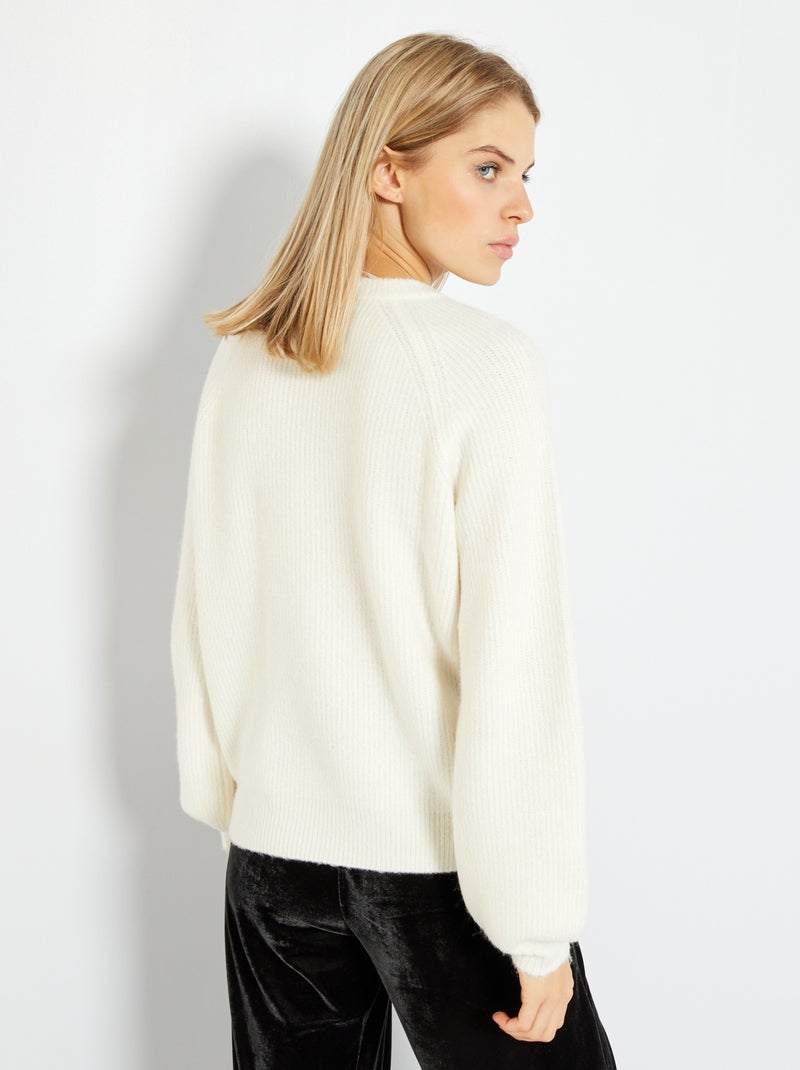 Pull maille doudou avec boutons strass - Blanc - Kiabi - 18.00€