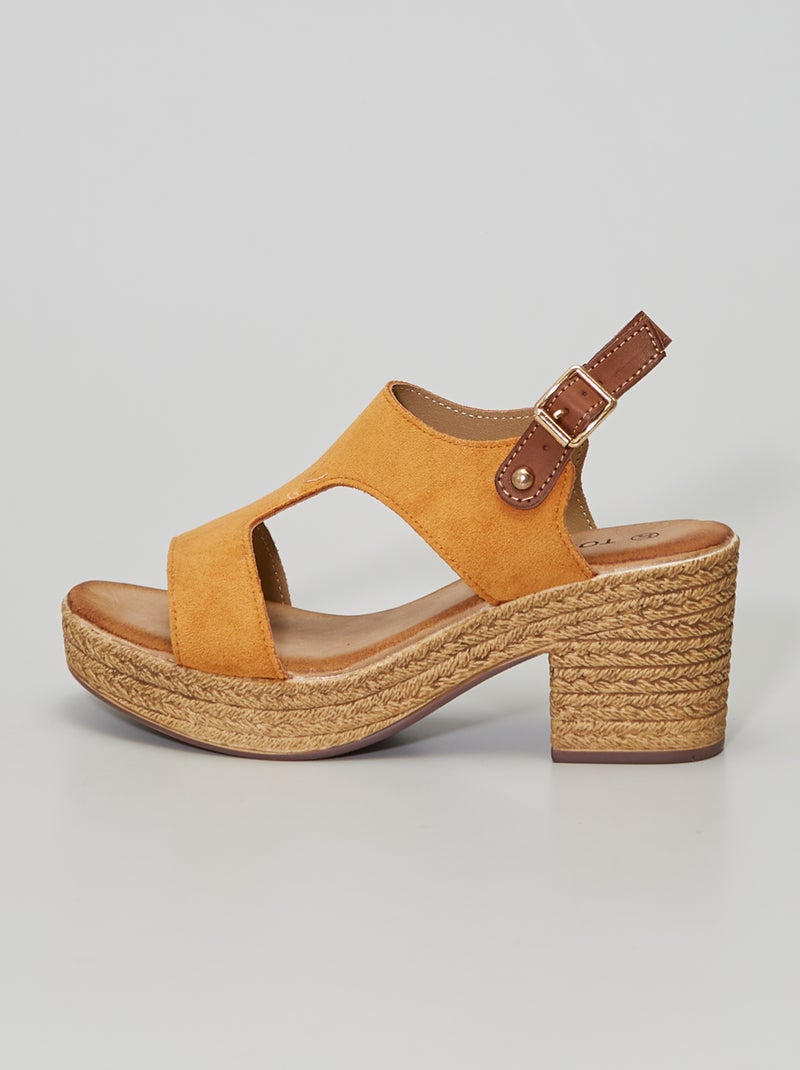 Sandales à talons en simili - camel - Kiabi - 25.00€