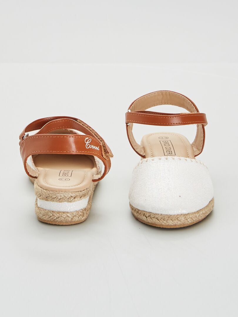 Sandales fermées - blanc - Kiabi - 22.00€