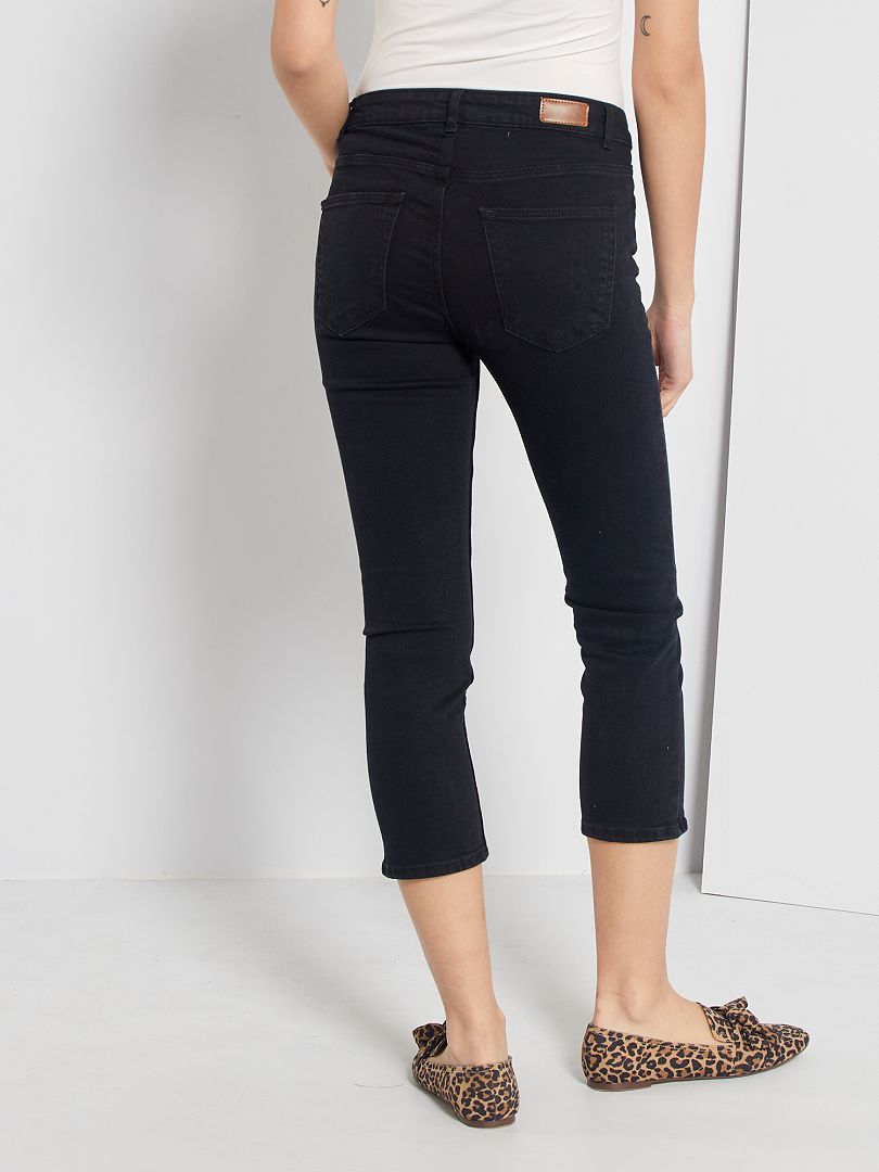 Skinny-fit driekwartbroek met een gulp met knoop - ZWART - Kiabi - 12.00€