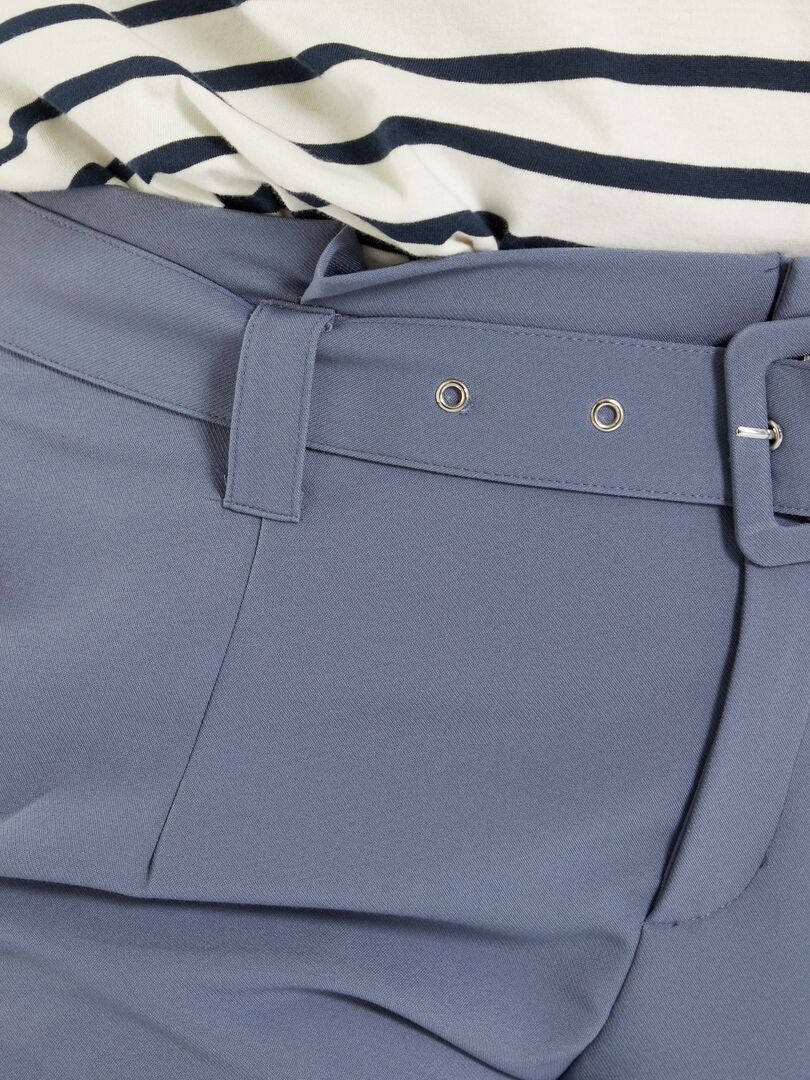 Strakke broek met brede riem - GRIJS - Kiabi - 25.00€