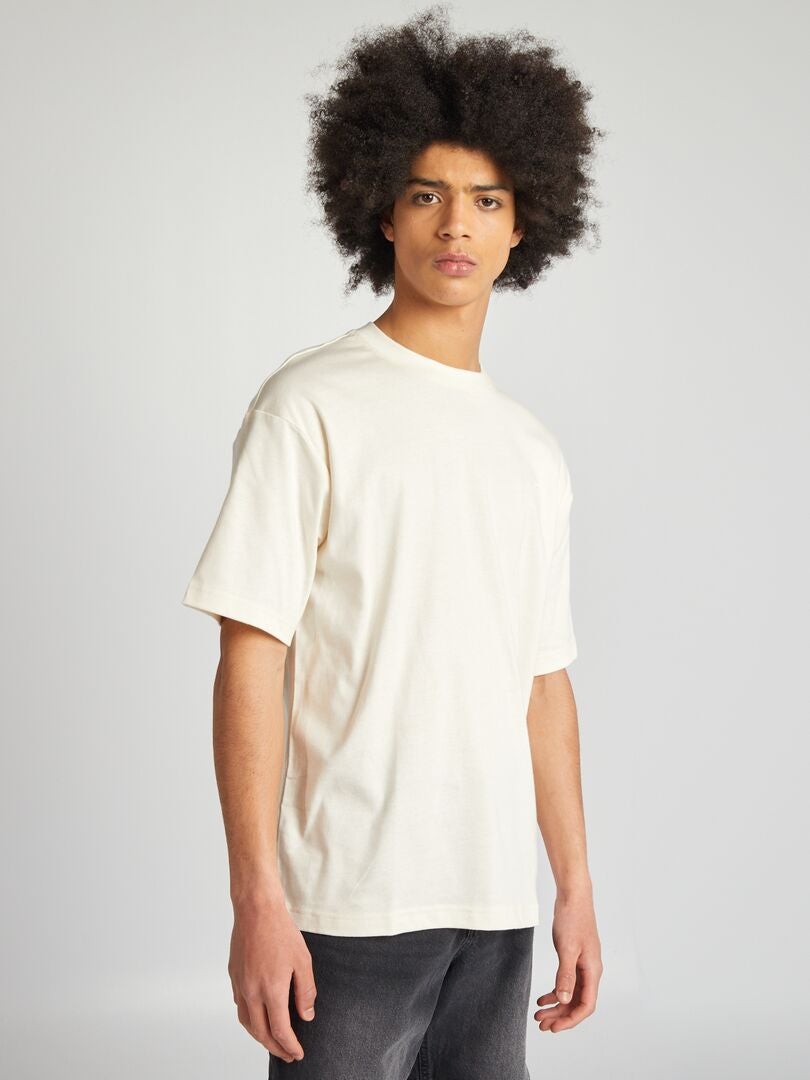 Tee-shirt en coton avec broderie poitrine - Ecru - Kiabi - 7.00€